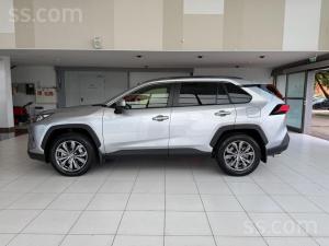Pelēks Toyota RAV4 2025 Rīga, ar dzinēja tilpumu 2.50 L un nobraukumu 19 tūkst. km par 38800 €, foto 5 vietnē AUTOMOTO.COM.LV