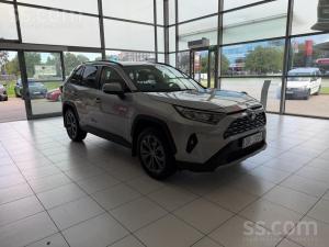 Pelēks Toyota RAV4 2025 Rīga, ar dzinēja tilpumu 2.50 L un nobraukumu 19 tūkst. km par 38800 €, foto 6 vietnē AUTOMOTO.COM.LV