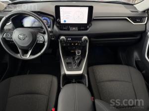 Pelēks Toyota RAV4 2025 Rīga, ar dzinēja tilpumu 2.50 L un nobraukumu 19 tūkst. km par 38800 €, foto 12 vietnē AUTOMOTO.COM.LV