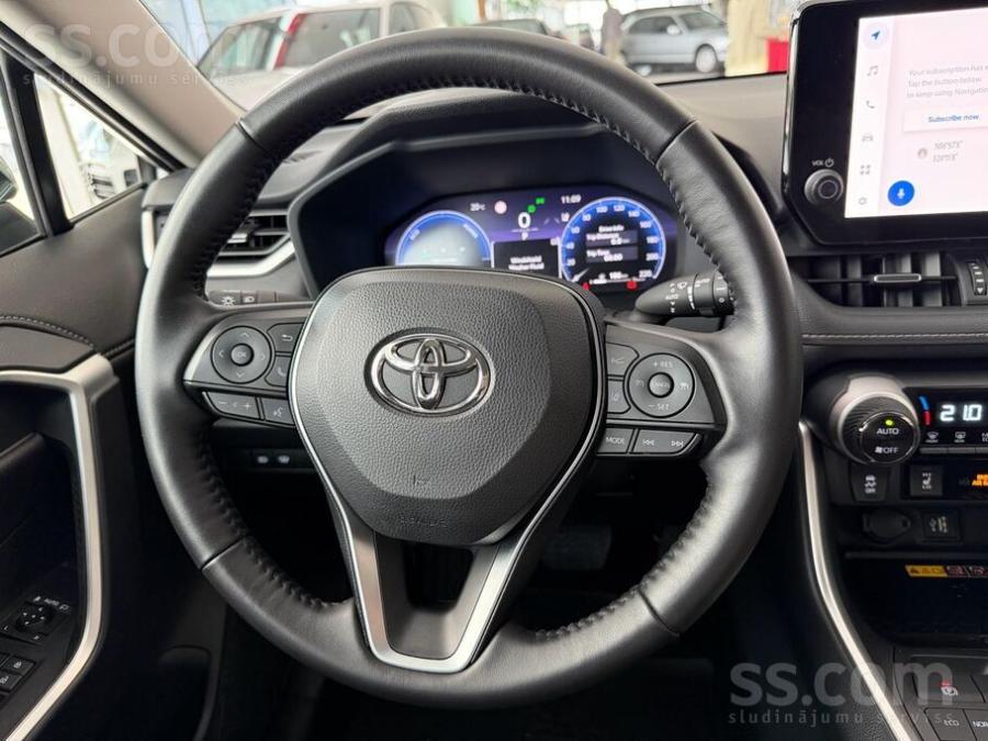 Pelēks Toyota RAV4 2025 Rīga, ar dzinēja tilpumu 2.50 L un nobraukumu 19 tūkst. km par 38800 €, foto 16 vietnē AUTOMOTO.COM.LV