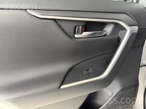Pelēks Toyota RAV4 2025 Rīga, ar dzinēja tilpumu 2.50 L un nobraukumu 19 tūkst. km par 38800 €, foto 23 vietnē AUTOMOTO.COM.LV
