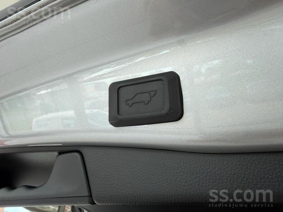 Pelēks Toyota RAV4 2025 Rīga, ar dzinēja tilpumu 2.50 L un nobraukumu 19 tūkst. km par 38800 €, foto 29 vietnē AUTOMOTO.COM.LV