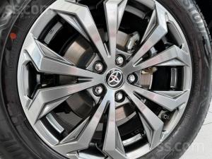 Pelēks Toyota RAV4 2025 Rīga, ar dzinēja tilpumu 2.50 L un nobraukumu 19 tūkst. km par 38800 €, foto 30 vietnē AUTOMOTO.COM.LV