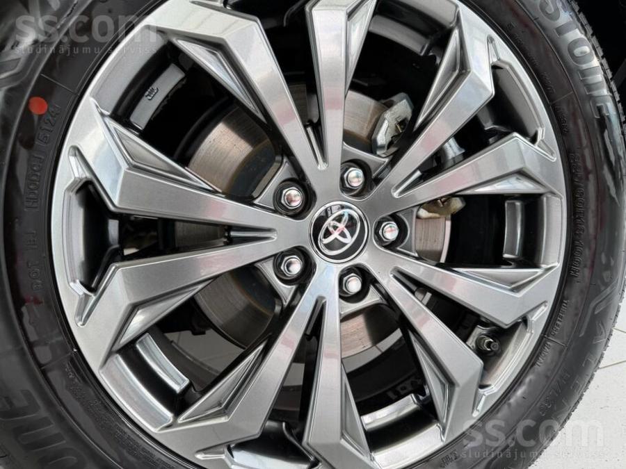 Pelēks Toyota RAV4 2025 Rīga, ar dzinēja tilpumu 2.50 L un nobraukumu 19 tūkst. km par 38800 €, foto 30 vietnē AUTOMOTO.COM.LV