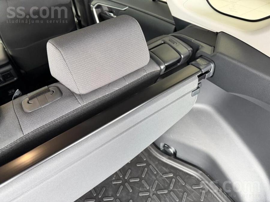 Pelēks Toyota RAV4 2025 Rīga, ar dzinēja tilpumu 2.50 L un nobraukumu 19 tūkst. km par 38800 €, foto 31 vietnē AUTOMOTO.COM.LV