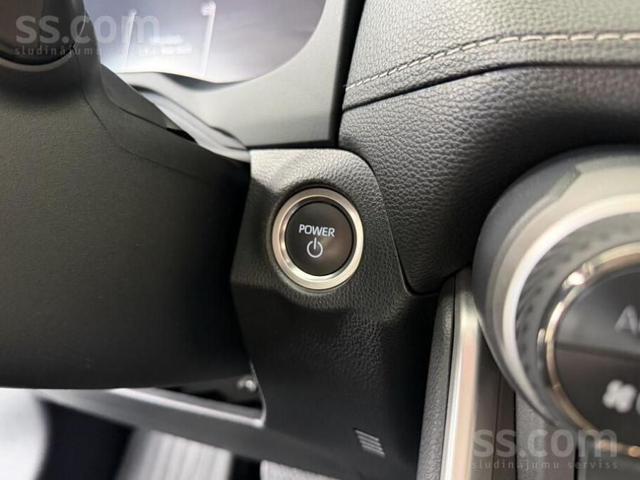 Pelēks Toyota RAV4 2025 Rīga, ar dzinēja tilpumu 2.50 L un nobraukumu 19 tūkst. km par 38800 €, foto 34 vietnē AUTOMOTO.COM.LV