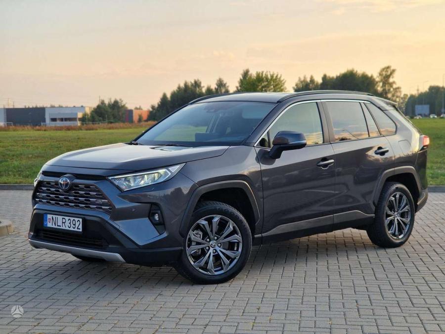 Pelēks Toyota RAV4 2025 Kauņa, ar dzinēja tilpumu 2.49 L un nobraukumu 23 tūkst. km par 35000 €, foto 10 vietnē AUTOMOTO.COM.LV