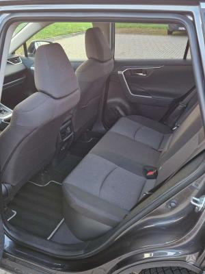 Pelēks Toyota RAV4 2025 Kauņa, ar dzinēja tilpumu 2.49 L un nobraukumu 23 tūkst. km par 35000 €, foto 29 vietnē AUTOMOTO.COM.LV