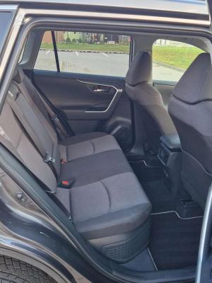 Pelēks Toyota RAV4 2025 Kauņa, ar dzinēja tilpumu 2.49 L un nobraukumu 23 tūkst. km par 35000 €, foto 30 vietnē AUTOMOTO.COM.LV