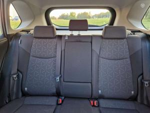 Pelēks Toyota RAV4 2025 Kauņa, ar dzinēja tilpumu 2.49 L un nobraukumu 23 tūkst. km par 35000 €, foto 32 vietnē AUTOMOTO.COM.LV