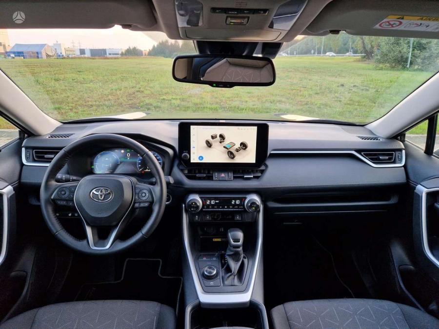 Pelēks Toyota RAV4 2025 Kauņa, ar dzinēja tilpumu 2.49 L un nobraukumu 23 tūkst. km par 35000 €, foto 33 vietnē AUTOMOTO.COM.LV