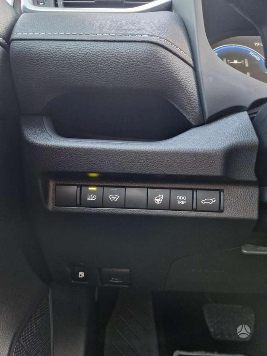 Pelēks Toyota RAV4 2025 Kauņa, ar dzinēja tilpumu 2.49 L un nobraukumu 23 tūkst. km par 35000 €, foto 34 vietnē AUTOMOTO.COM.LV
