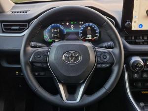 Pelēks Toyota RAV4 2025 Kauņa, ar dzinēja tilpumu 2.49 L un nobraukumu 23 tūkst. km par 35000 €, foto 36 vietnē AUTOMOTO.COM.LV