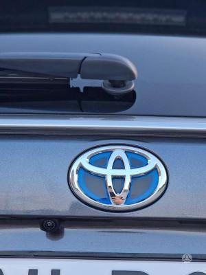 Pelēks Toyota RAV4 2025 Kauņa, ar dzinēja tilpumu 2.49 L un nobraukumu 23 tūkst. km par 35000 €, foto 47 vietnē AUTOMOTO.COM.LV