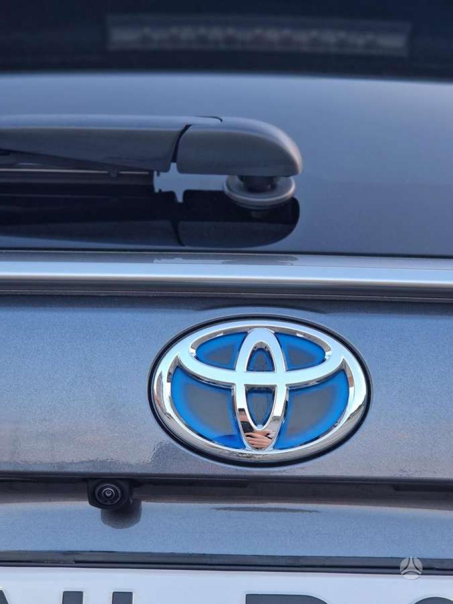 Pelēks Toyota RAV4 2025 Kauņa, ar dzinēja tilpumu 2.49 L un nobraukumu 23 tūkst. km par 35000 €, foto 47 vietnē AUTOMOTO.COM.LV
