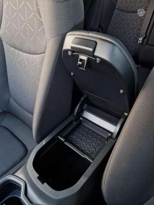 Pelēks Toyota RAV4 2025 Kauņa, ar dzinēja tilpumu 2.49 L un nobraukumu 23 tūkst. km par 35000 €, foto 49 vietnē AUTOMOTO.COM.LV