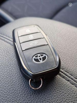Pelēks Toyota RAV4 2025 Kauņa, ar dzinēja tilpumu 2.49 L un nobraukumu 23 tūkst. km par 35000 €, foto 50 vietnē AUTOMOTO.COM.LV