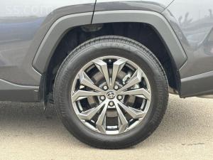 Pelēks Toyota RAV4 2025 Rīga, ar dzinēja tilpumu 2.50 L un nobraukumu 27 tūkst. km par 36990 €, foto 16 vietnē AUTOMOTO.COM.LV