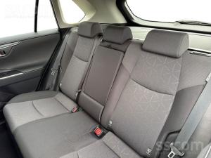 Pelēks Toyota RAV4 2025 Rīga, ar dzinēja tilpumu 2.50 L un nobraukumu 27 tūkst. km par 36990 €, foto 20 vietnē AUTOMOTO.COM.LV