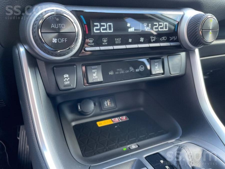 Pelēks Toyota RAV4 2025 Rīga, ar dzinēja tilpumu 2.50 L un nobraukumu 27 tūkst. km par 36990 €, foto 28 vietnē AUTOMOTO.COM.LV