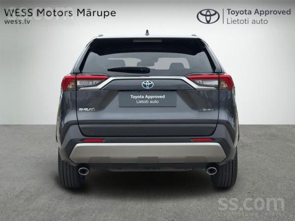 Серый Тойота РАВ 4 2025 в Рига, объемом двигателя 2.50 л и пробегом 27 тыс. км за 36990 €, фото 5 на AUTOMOTO.COM.LV