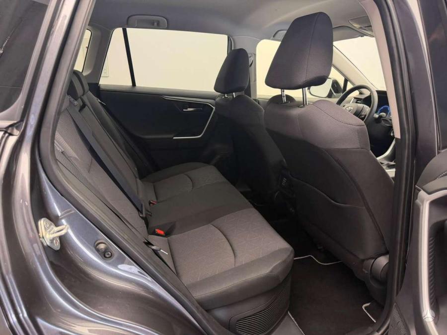 Grey Toyota RAV4 2025 in Panevezys, with an engine capacity of 2.49 L and mileage of 12 thousand km for 36990 €, photo 16 on AUTOMOTO.COM.LV