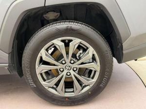 Grey Toyota RAV4 2025 in Panevezys, with an engine capacity of 2.49 L and mileage of 12 thousand km for 36990 €, photo 41 on AUTOMOTO.COM.LV