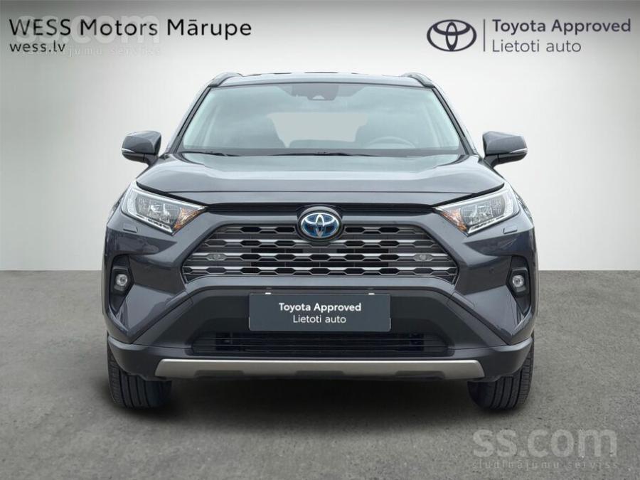 Grey Toyota RAV4 2025 in Riga, with an engine capacity of 2.50 L and mileage of 35 thousand km for 36990 €, photo 6 on AUTOMOTO.COM.LV