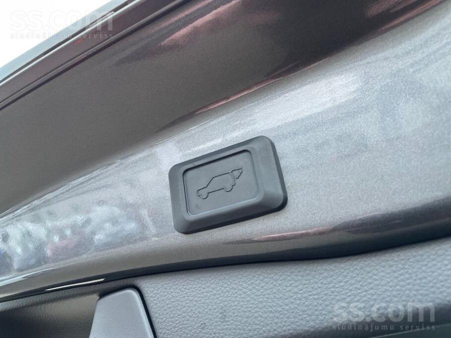 Grey Toyota RAV4 2025 in Riga, with an engine capacity of 2.50 L and mileage of 35 thousand km for 36990 €, photo 31 on AUTOMOTO.COM.LV