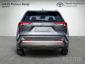 Grey Toyota RAV4 2025 in Riga, with an engine capacity of 2.50 L and mileage of 14 thousand km for 38490 €, photo 5 on AUTOMOTO.COM.LV