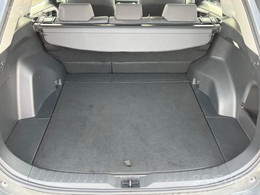 Grey Toyota RAV4 2025 in Riga, with an engine capacity of 2.50 L and mileage of 14 thousand km for 38490 €, photo 11 on AUTOMOTO.COM.LV