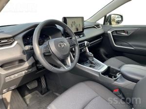 Grey Toyota RAV4 2025 in Riga, with an engine capacity of 2.50 L and mileage of 14 thousand km for 38490 €, photo 12 on AUTOMOTO.COM.LV