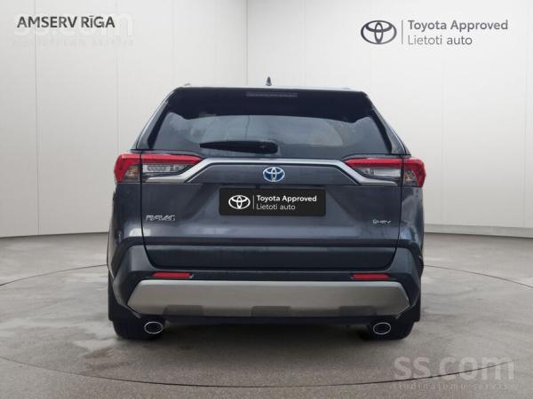 Grey Toyota RAV4 2025 in Riga, with an engine capacity of 2.50 L and mileage of 41 thousand km for 34200 €, photo 5 on AUTOMOTO.COM.LV