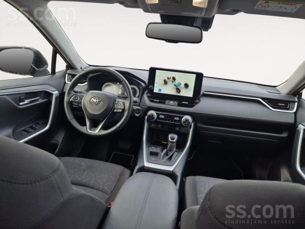 Grey Toyota RAV4 2025 in Riga, with an engine capacity of 2.50 L and mileage of 41 thousand km for 34200 €, photo 9 on AUTOMOTO.COM.LV