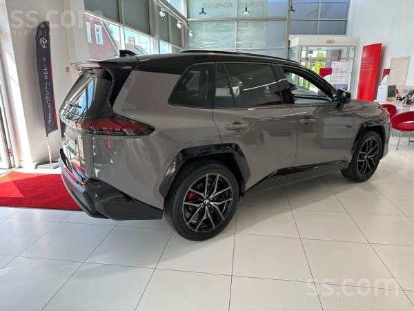 Pelēks Toyota RAV4 2026 Jēkabpils, ar dzinēja tilpumu 2.50 L un nobraukumu 13 tūkst. km par 51900 €, foto 6 vietnē AUTOMOTO.COM.LV