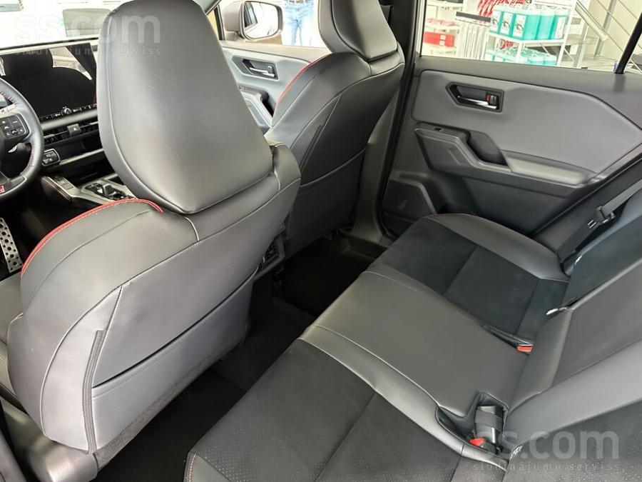 Pelēks Toyota RAV4 2026 Jēkabpils, ar dzinēja tilpumu 2.50 L un nobraukumu 13 tūkst. km par 51900 €, foto 20 vietnē AUTOMOTO.COM.LV