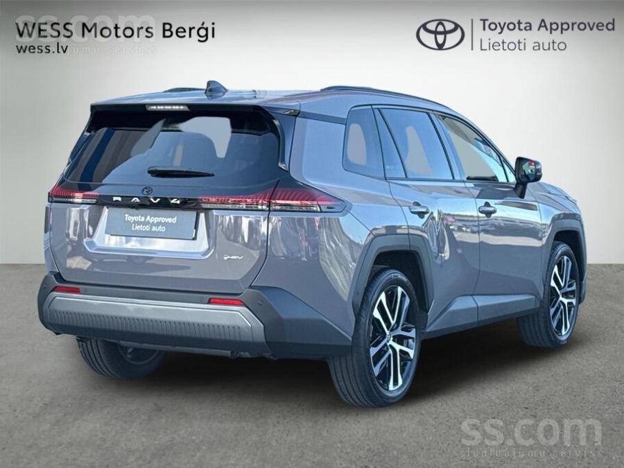 Pelēks Toyota RAV4 2026 Rīga, ar dzinēja tilpumu 2.50 L un nobraukumu 5 tūkst. km par 54400 €, foto 3 vietnē AUTOMOTO.COM.LV