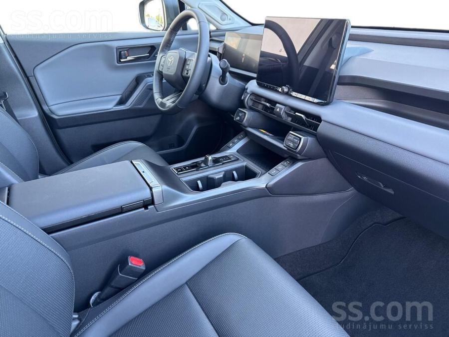 Pelēks Toyota RAV4 2026 Rīga, ar dzinēja tilpumu 2.50 L un nobraukumu 5 tūkst. km par 54400 €, foto 7 vietnē AUTOMOTO.COM.LV