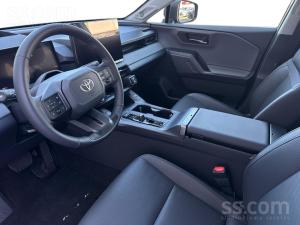 Pelēks Toyota RAV4 2026 Rīga, ar dzinēja tilpumu 2.50 L un nobraukumu 5 tūkst. km par 54400 €, foto 12 vietnē AUTOMOTO.COM.LV