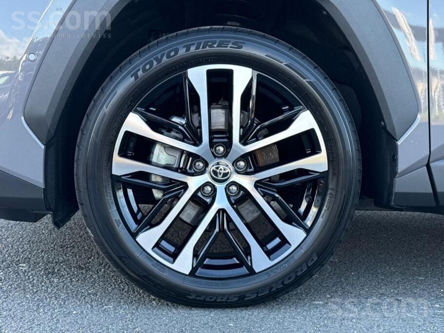 Pelēks Toyota RAV4 2026 Rīga, ar dzinēja tilpumu 2.50 L un nobraukumu 5 tūkst. km par 54400 €, foto 25 vietnē AUTOMOTO.COM.LV