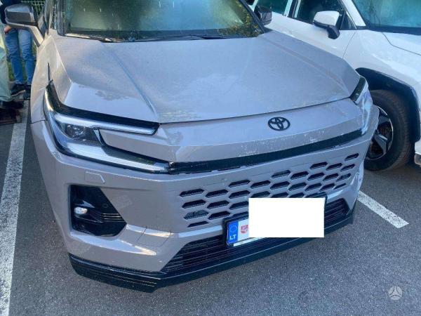 Grey Toyota RAV4 2026 in Vilnius, with an engine capacity of 2.49 L and mileage of 2 thousand km for 33333 €, photo 3 on AUTOMOTO.COM.LV
