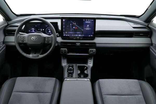 Серый Тойота РАВ 4 2026 в Вильнюс, объемом двигателя 2.49 л и пробегом 1 тыс. км за 50750 €, фото 8 на AUTOMOTO.COM.LV