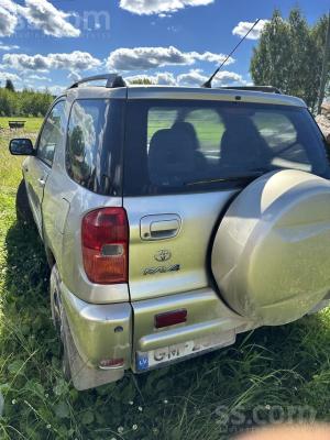 Grey Toyota RAV4 2000 in Riga, with an engine capacity of 1.80 L and mileage of 275 thousand km for 980 €, photo 5 on AUTOMOTO.COM.LV