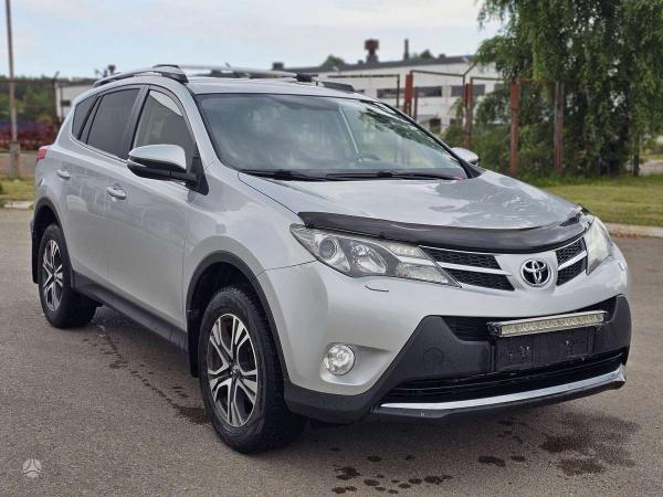 Grey Toyota RAV4 2013 in Rokiskis, with an engine capacity of 2.23 L and mileage of 295 thousand km for 9000 €, photo 1 on AUTOMOTO.COM.LV