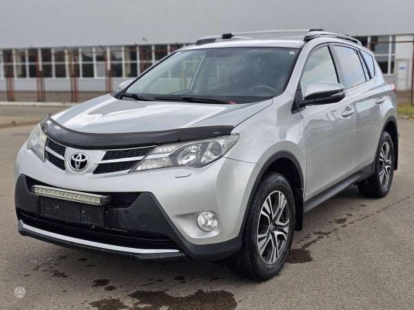 Grey Toyota RAV4 2013 in Rokiskis, with an engine capacity of 2.23 L and mileage of 295 thousand km for 9000 €, photo 3 on AUTOMOTO.COM.LV