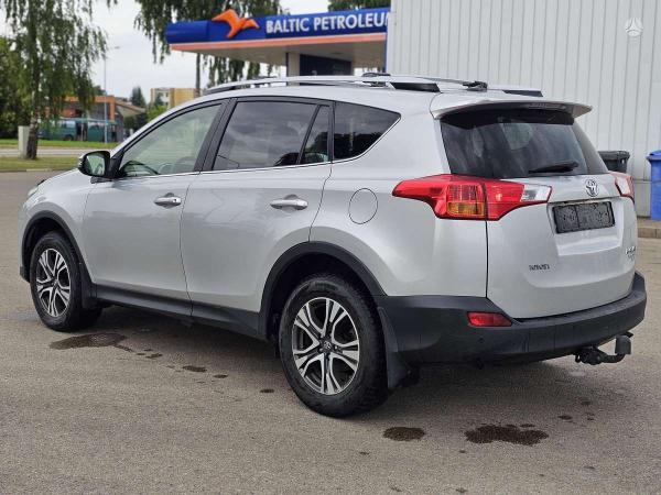 Grey Toyota RAV4 2013 in Rokiskis, with an engine capacity of 2.23 L and mileage of 295 thousand km for 9000 €, photo 10 on AUTOMOTO.COM.LV