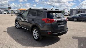 Grey Toyota RAV4 2015 in Marijampole, with an engine capacity of 2.20 L and mileage of 188 thousand km for 14650 €, photo 7 on AUTOMOTO.COM.LV