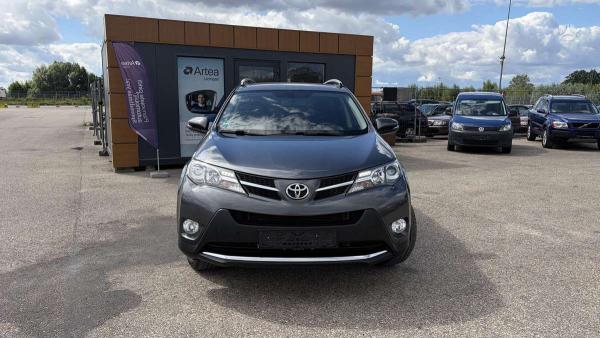 Pelēks Toyota RAV4 2015 Marijampole, ar dzinēja tilpumu 2.20 L un nobraukumu 188 tūkst. km par 14650 €, foto 9 vietnē AUTOMOTO.COM.LV