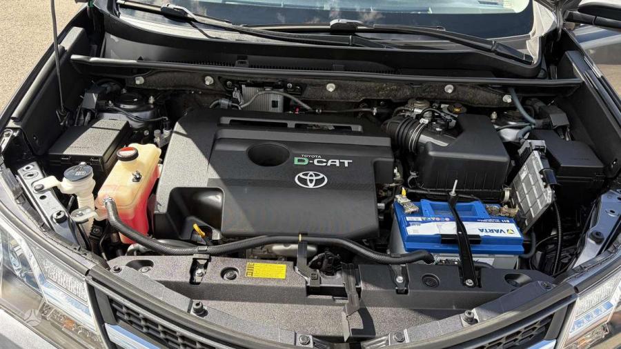 Grey Toyota RAV4 2015 in Marijampole, with an engine capacity of 2.20 L and mileage of 188 thousand km for 14650 €, photo 18 on AUTOMOTO.COM.LV
