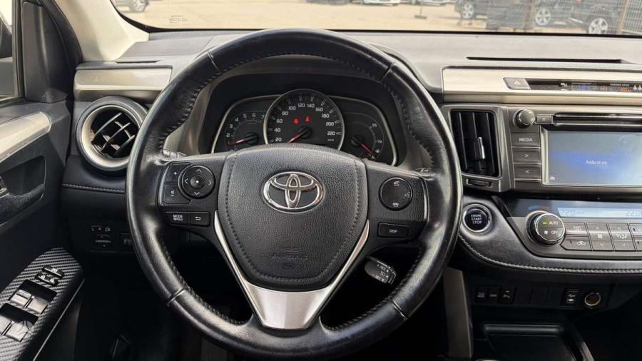 Grey Toyota RAV4 2015 in Marijampole, with an engine capacity of 2.20 L and mileage of 188 thousand km for 14650 €, photo 26 on AUTOMOTO.COM.LV